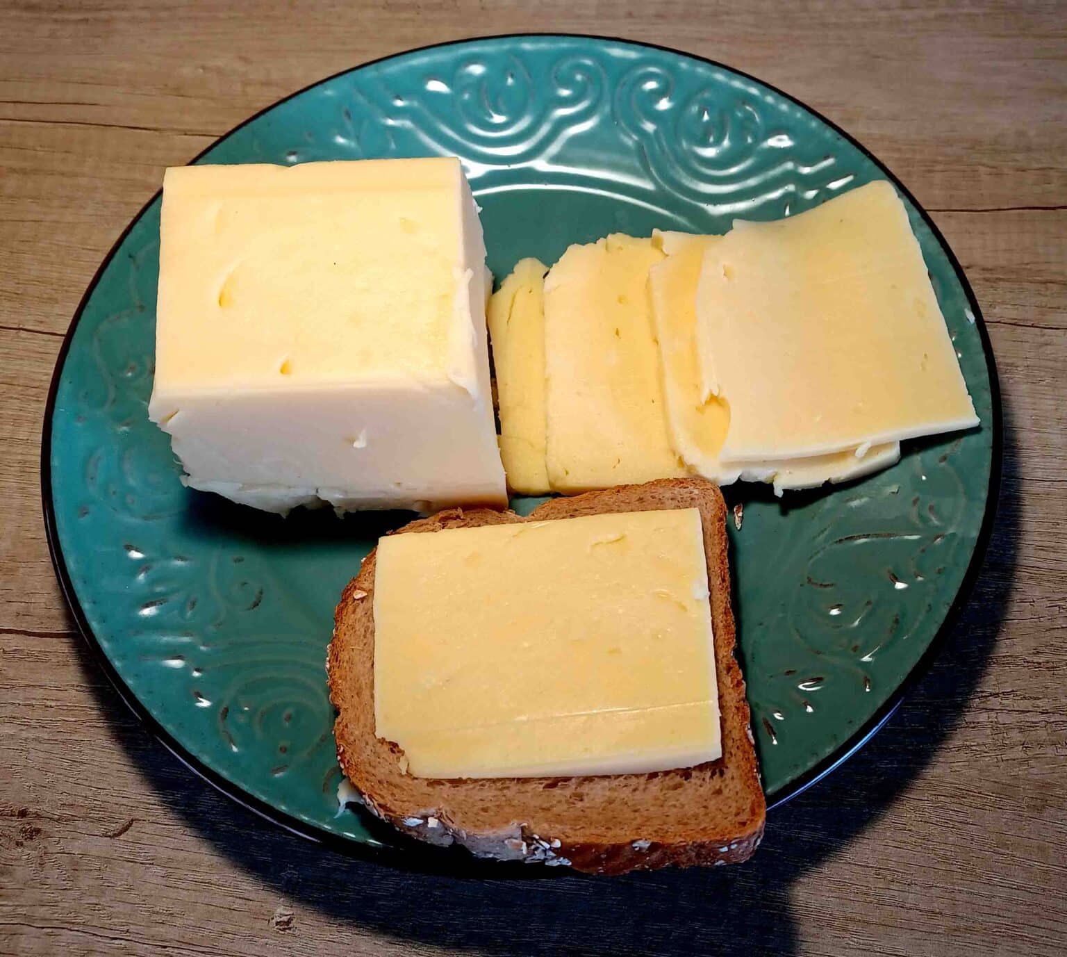 Τυρί για τοστ σπιτικό και εύκολο στην προετοιμασία